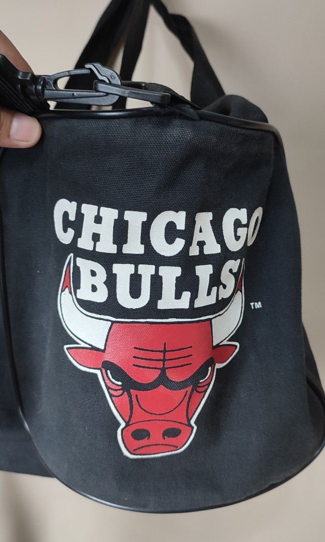 Vintage Chicago Bulls Duffle Bag, Men's Fashion, Bags, Sling Bags on ...