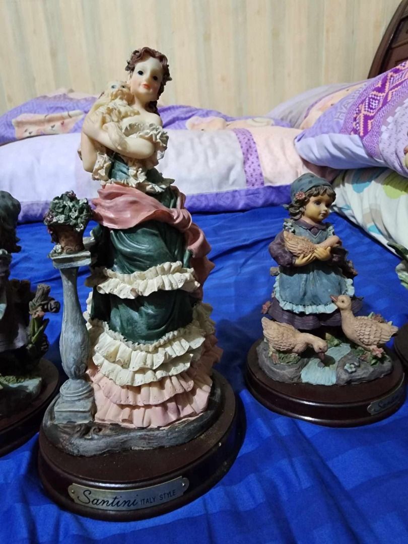VINTAGE SANTINI ITALY STYLE FIGURINES SET, Hobbies & Toys, Memorabilia ...