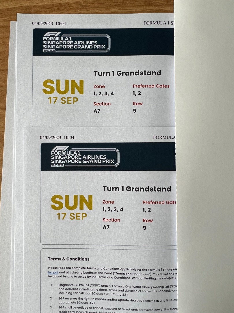2 x Singapore F1 SUNDAY RACE DAY 17th September - Turn 1 grandstand ...
