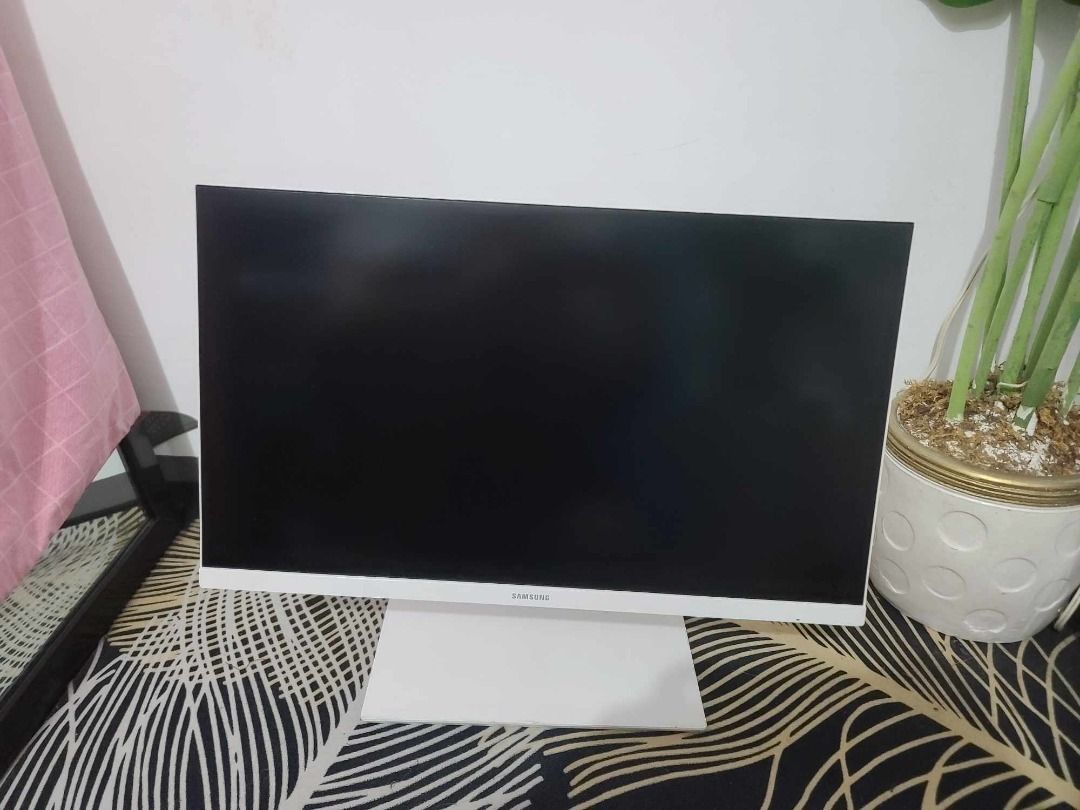 50pcs Samsung WHITE 24" 2K Reso QHD 1440p Freesync,Frameless IPS ...