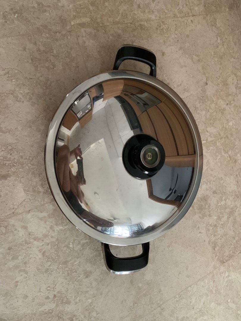 AMC Pots and pan 5 in 1 set, Furniture & Home Living, Kitchenware ...