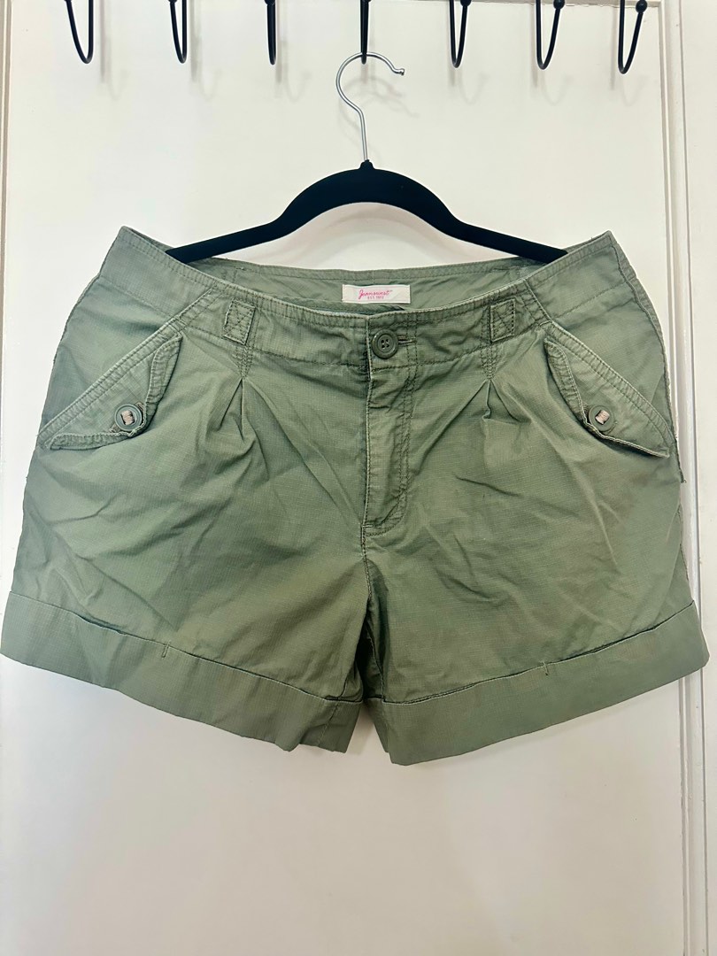 Army Green Shorts, Women's Fashion, Bottoms, Shorts on Carousell