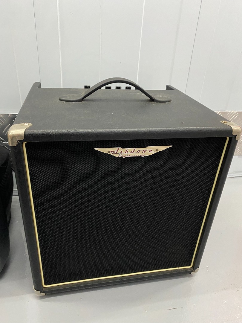 Ashdown Perfect 10-40w Bass Amp combo, Hobbies & Toys, Music & Media ...