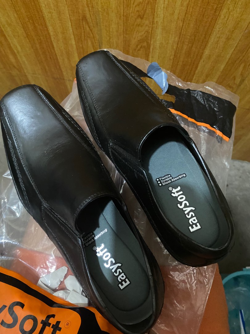 EasySoft Black Shoes, Men's Fashion, Footwear, Casual Shoes on Carousell