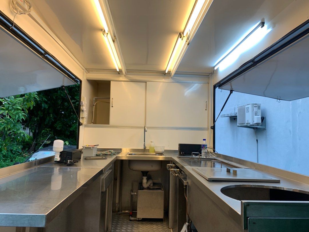 FOOD TRUCK GERAN FOOD CATERING DAIHATSU GRANMAX 2014 VERY LOW MILEAGE ...