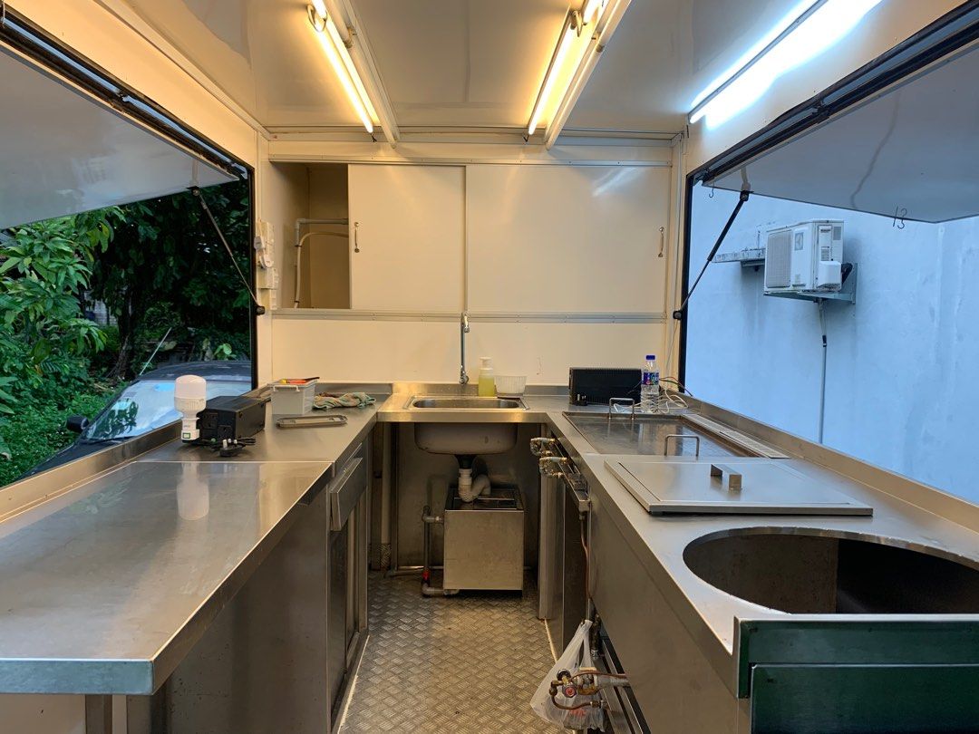 FOOD TRUCK GERAN FOOD CATERING DAIHATSU GRANMAX 2014 VERY LOW MILEAGE ...