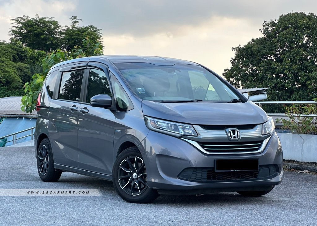 Honda Freed Hybrid 1.5 (A), Cars, Used Cars on Carousell