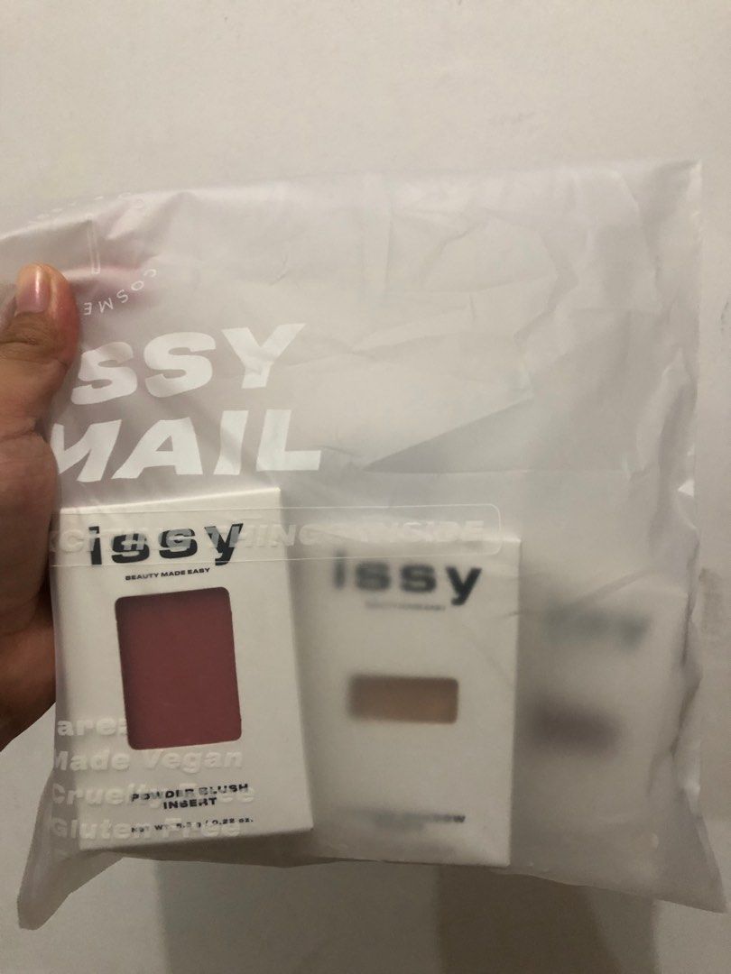 ISSY customizable palette with complete inserts, Beauty & Personal Care ...