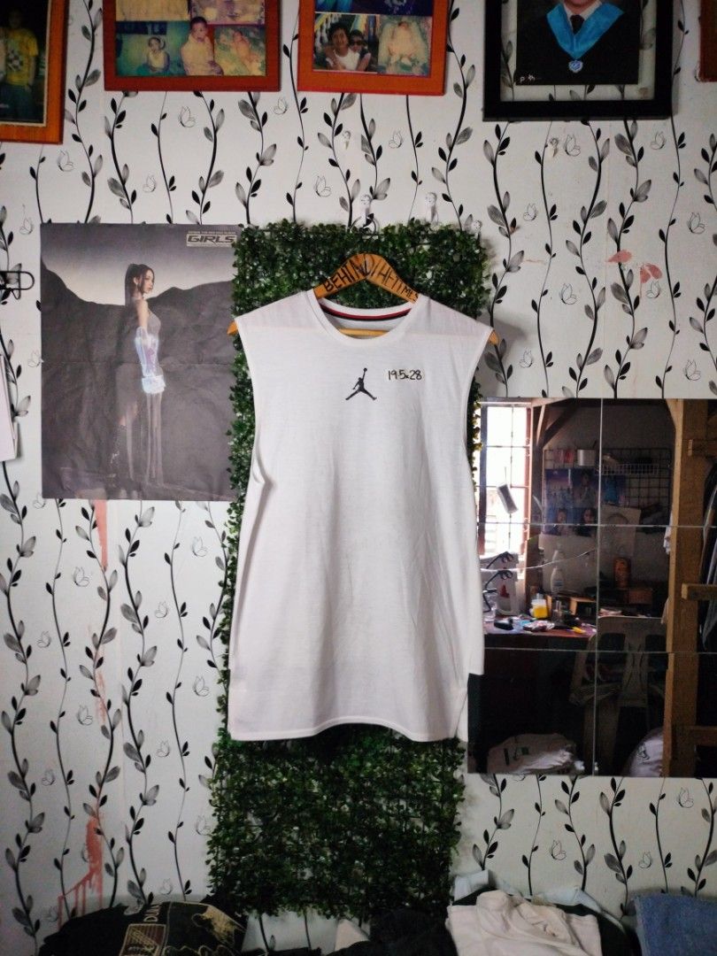 Jordan Sando, Men's Fashion, Activewear on Carousell