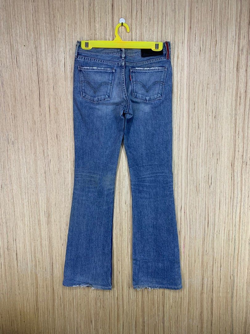 Levis red loop, Women's Fashion, Bottoms, Jeans & Leggings on Carousell