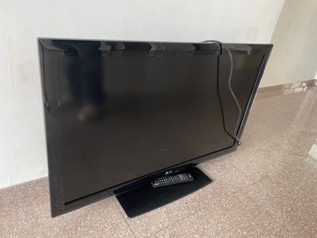 LG 47 inches TV, TV & Home Appliances, TV & Entertainment, TV on Carousell