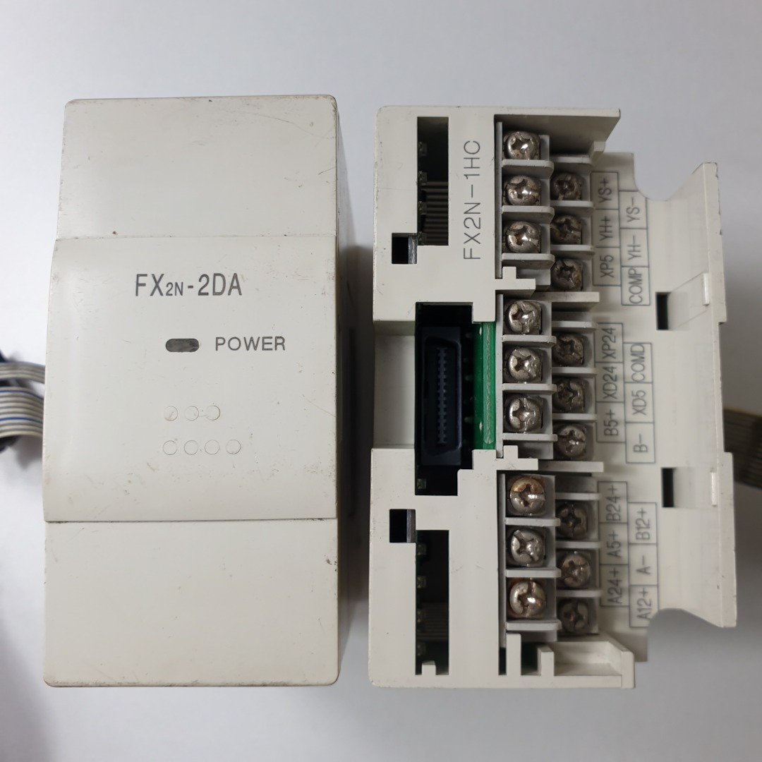 Mitsubishi FX2N-2DA Analogue Output Module With Cover, Commercial & Industrial, Industrial ...