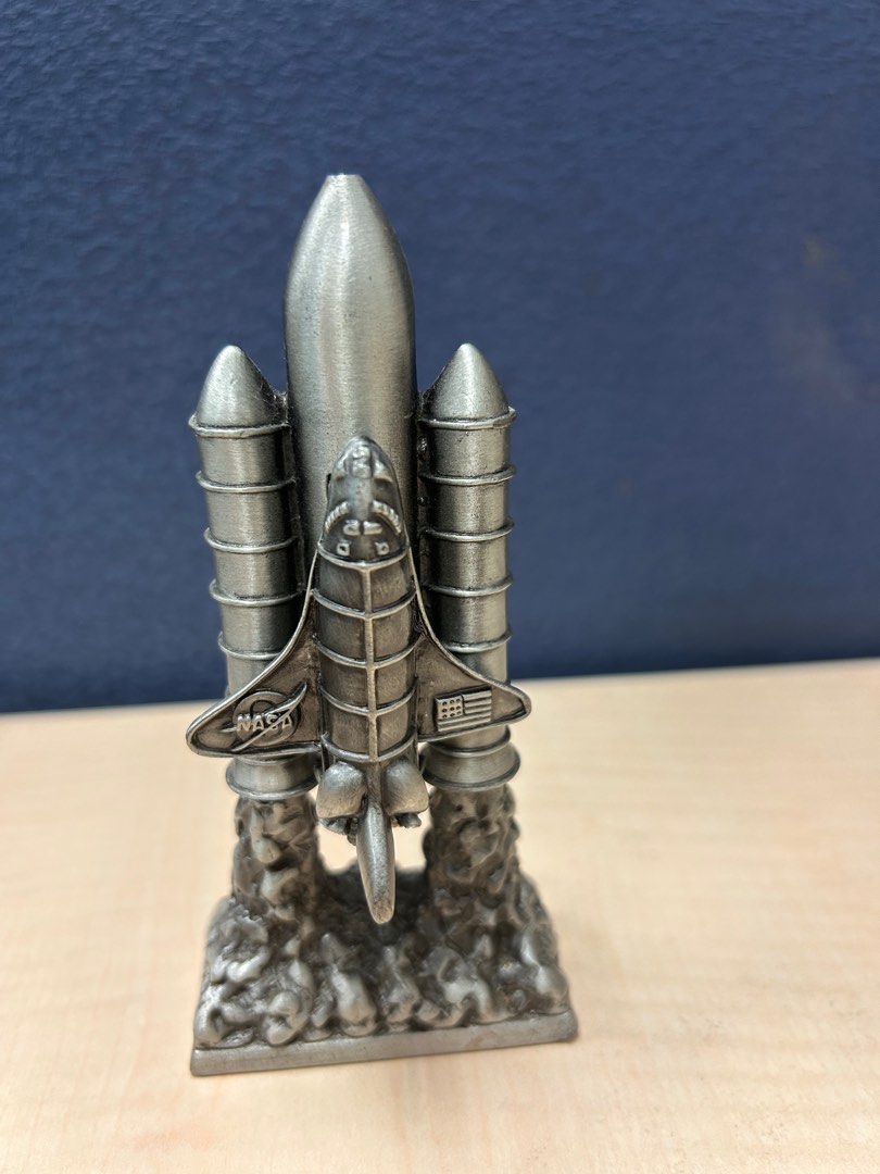 NASA Space Shuttle (figurine), Hobbies & Toys, Memorabilia ...