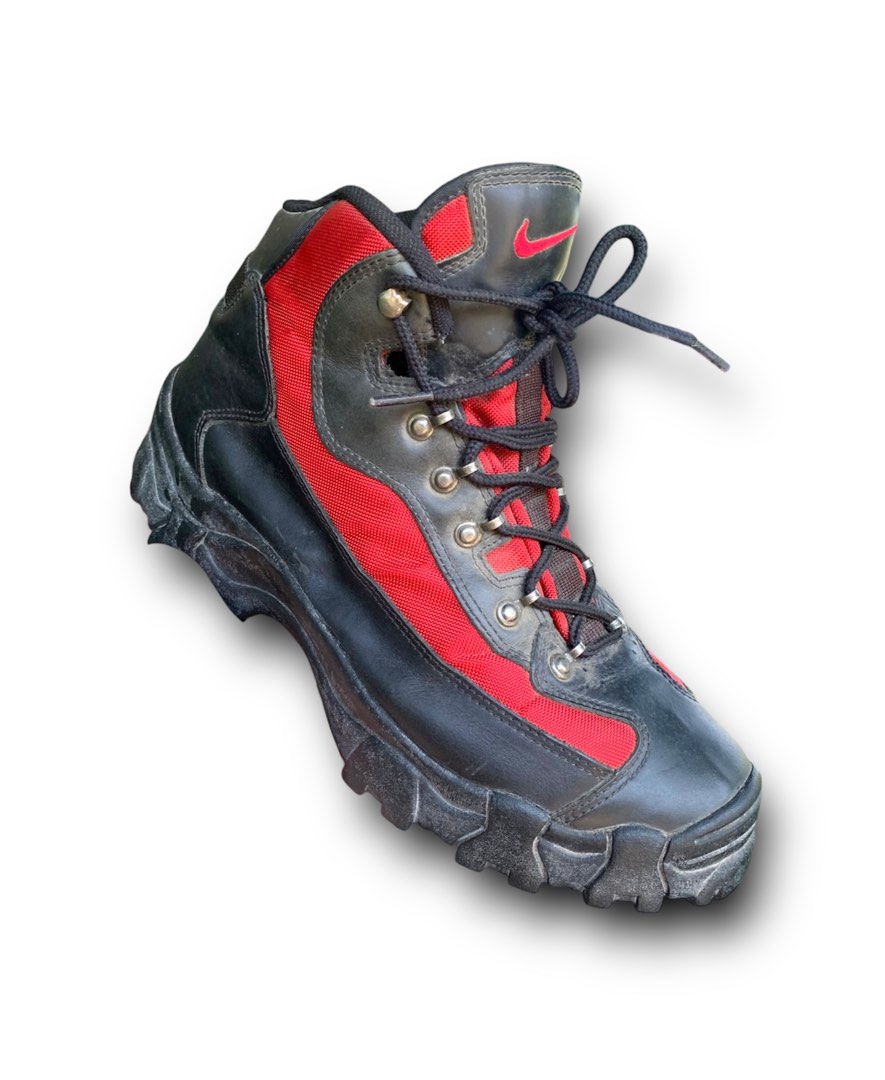 NIKE ACG HIKING BOOTS 90's acg, Men's Fashion, Footwear, Boots on Carousell