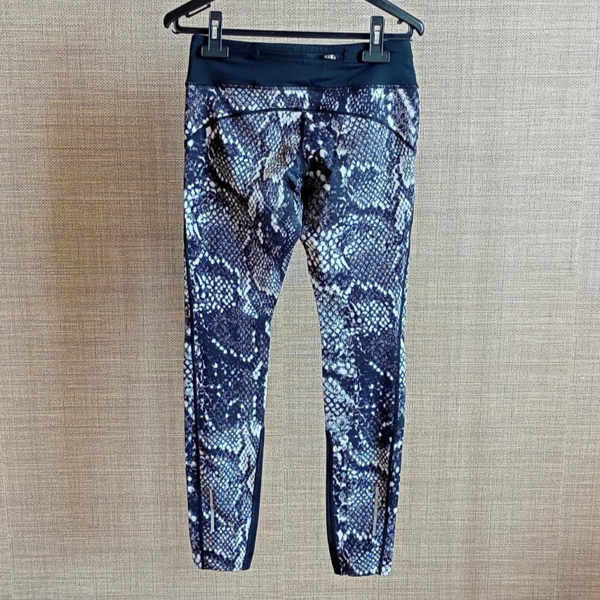 Nike Epic Lux Running Tight Python Black White Dri-Fit, Olah Raga, Baju Olahraga di Carousell