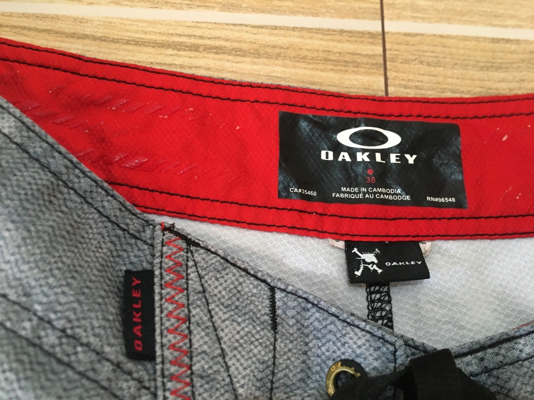 OAKLEY Stretchable Short, Men's Fashion, Bottoms, Shorts on Carousell
