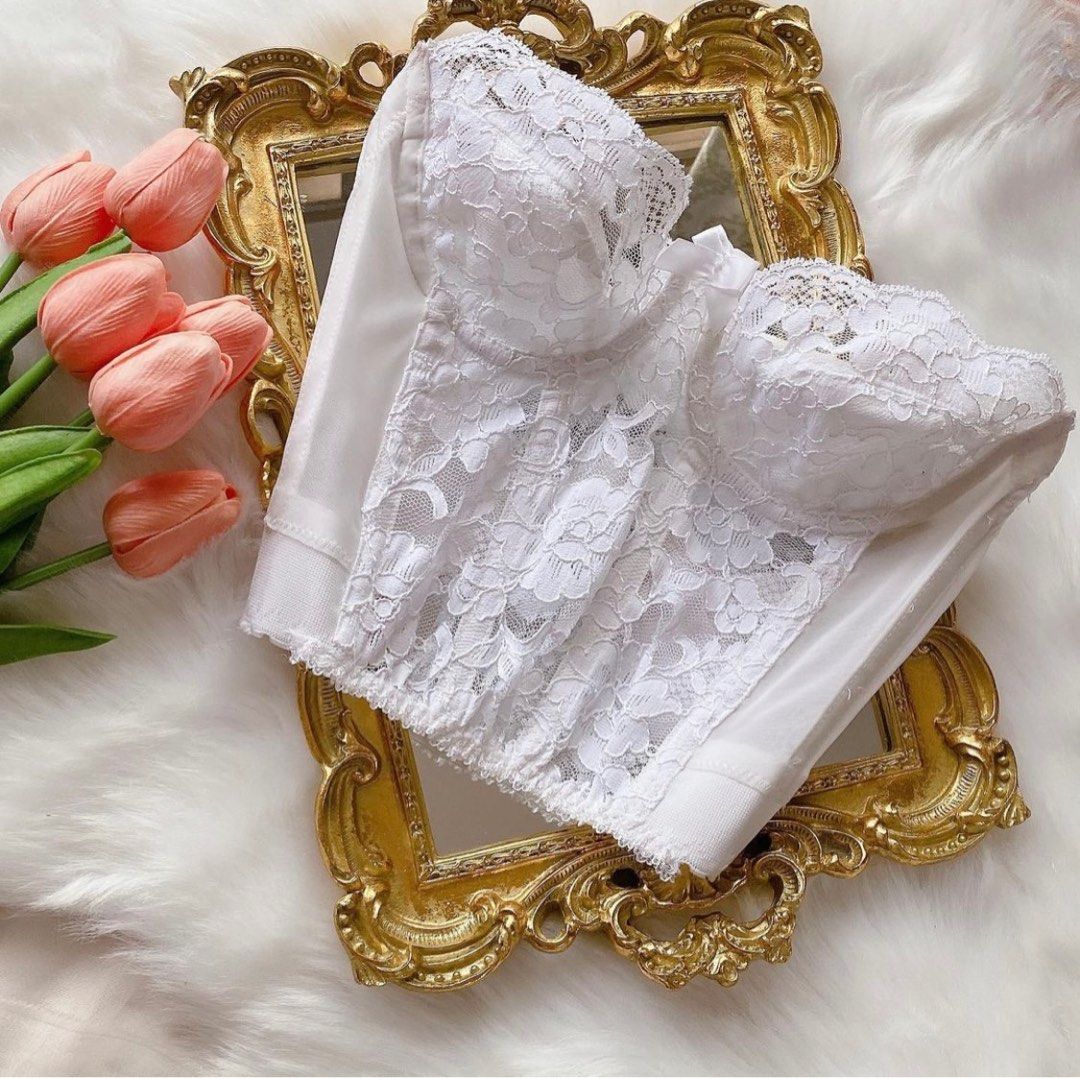 RARE 90s Victoria Secret white lace corset, Women's Fashion, New ...