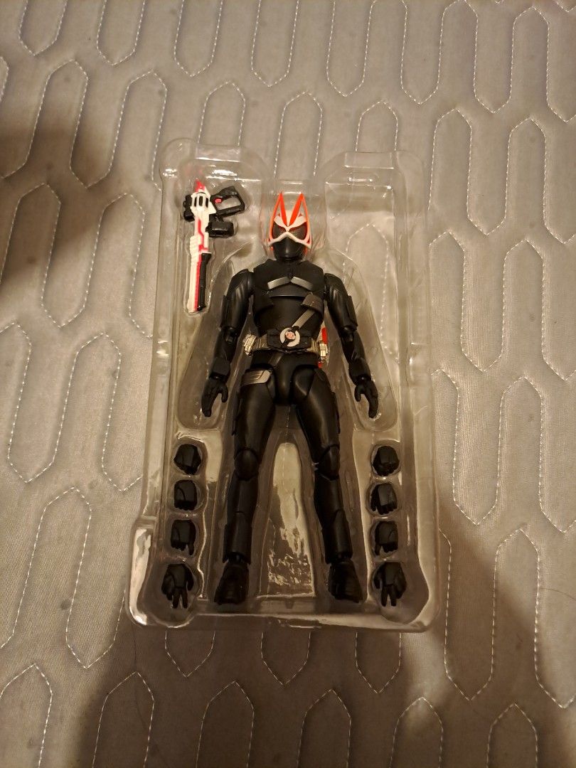 Shf Kamen Rider Geats Entry Raise Form, 興趣及遊戲, 玩具 & 遊戲類 - Carousell