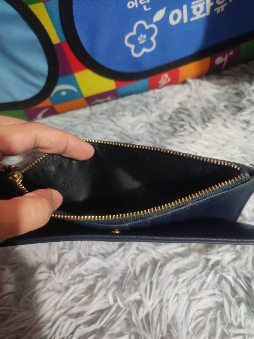 Sisley slim Bifold wallet, Luxury, Bags & Wallets on Carousell