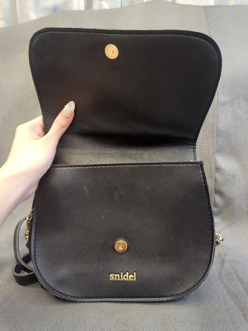 Snidel Japan Black Floral Sling Bag, Women's Fashion, Bags & Wallets, Cross-body Bags on Carousell