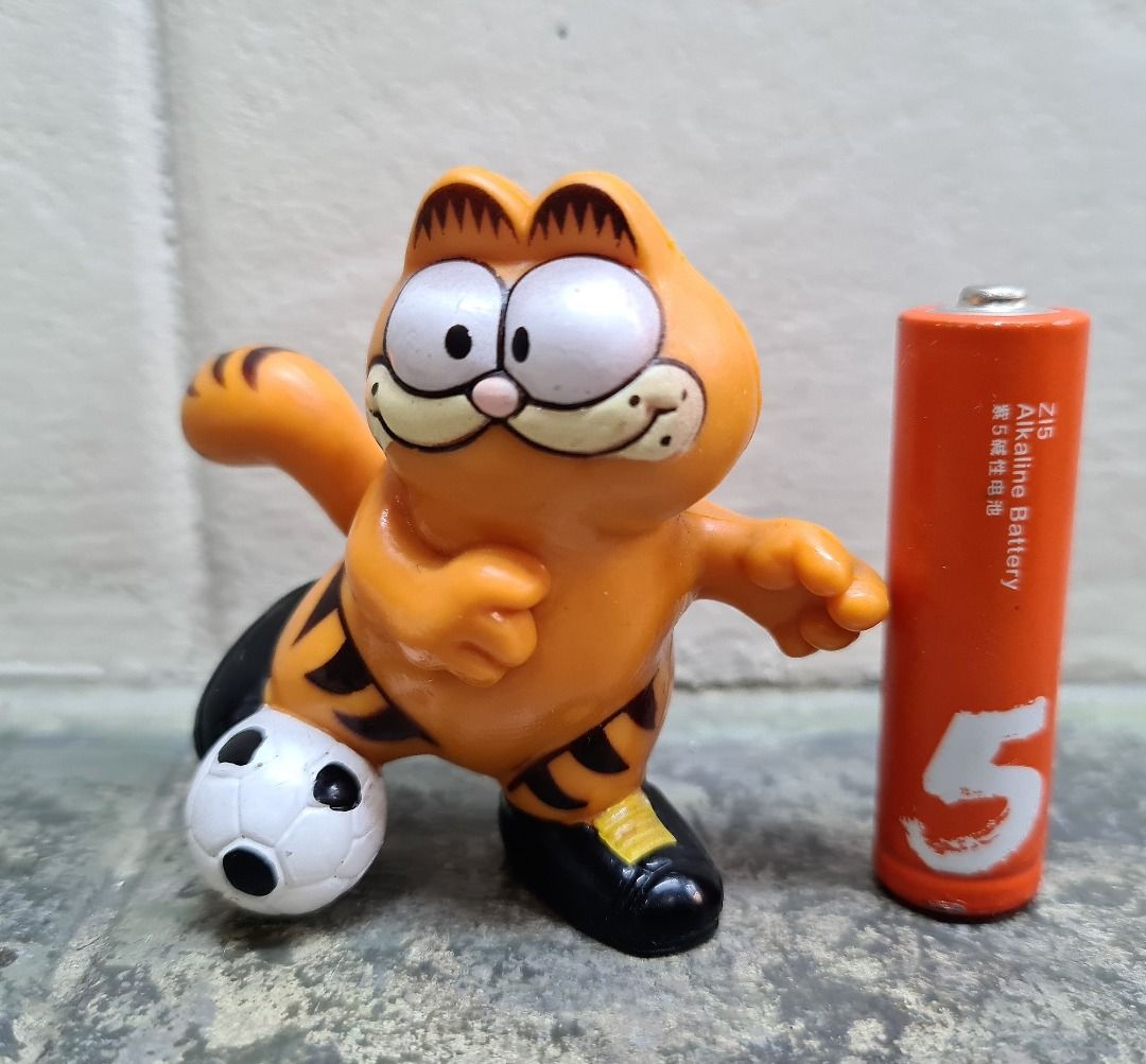 SOCCER GARFIELD - 1981 United Feature Syndicate PVC Figure (Hong Kong ...