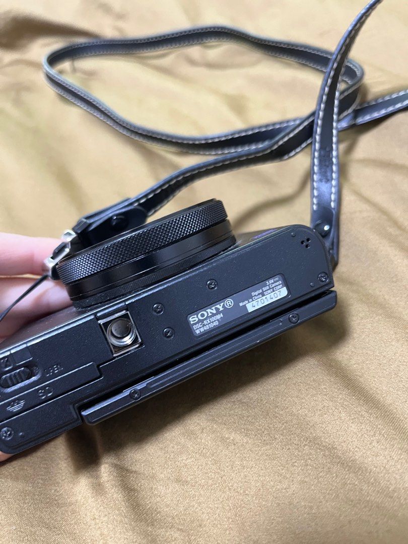 Sony Cyber-shot DSC-RX100 IV M4, Photography, Cameras on Carousell