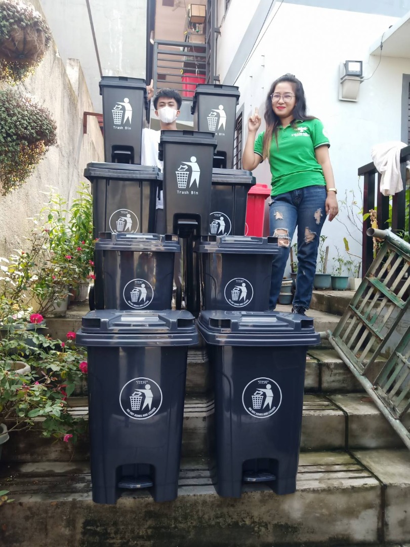 STEP ON TRASH BIN 60LITERS, Furniture & Home Living, Cleaning ...