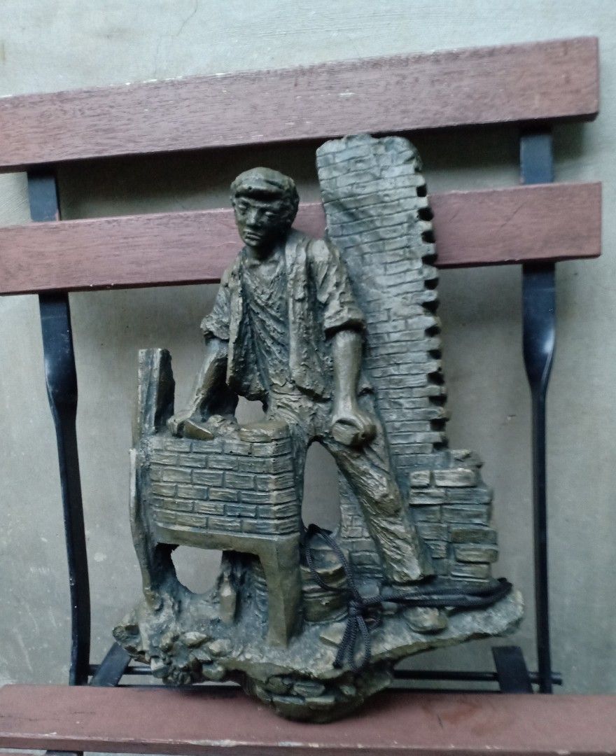 Stone Concrete Art Sculpture Bricklayer Worker, Hobbies & Toys ...