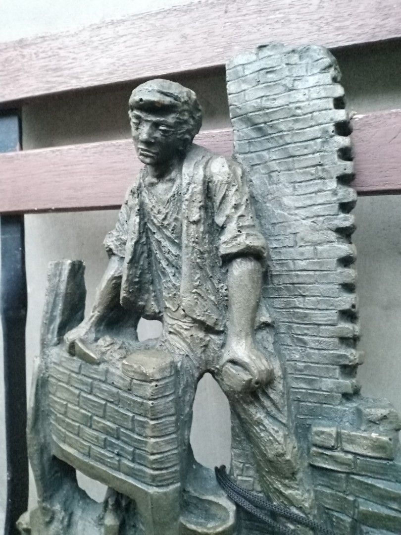 Stone Concrete Art Sculpture Bricklayer Worker, Hobbies & Toys ...