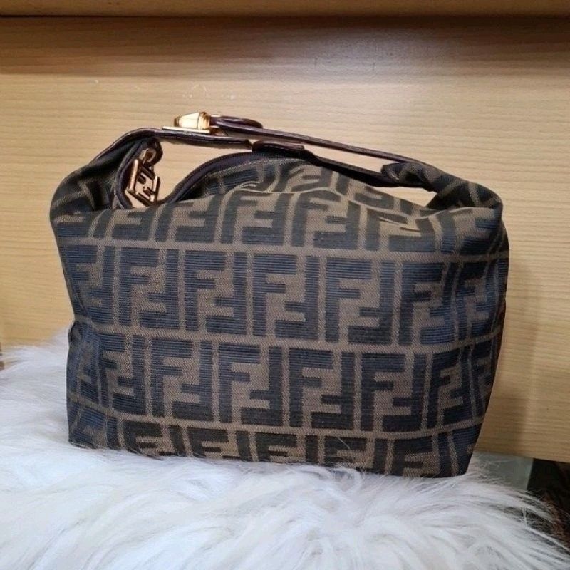 TAS FENDI ESTETIC, Fesyen Wanita, Tas & Dompet di Carousell
