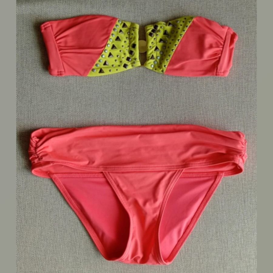 Victoria's Secret Two-Piece Swimsuit, Olah Raga, Baju Olahraga di Carousell