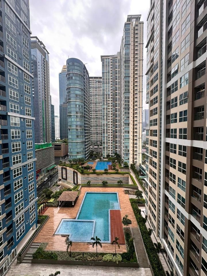 1bedroom condo in bgc time square west rent to own rfo near grand hyatt ...