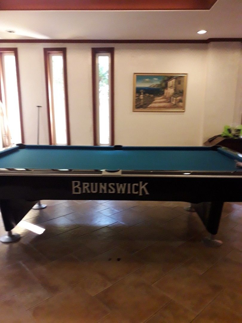 BRUNSWICK ADJUSTABLE LEG STANDARD BILLIARD TABLE, Sports Equipment ...