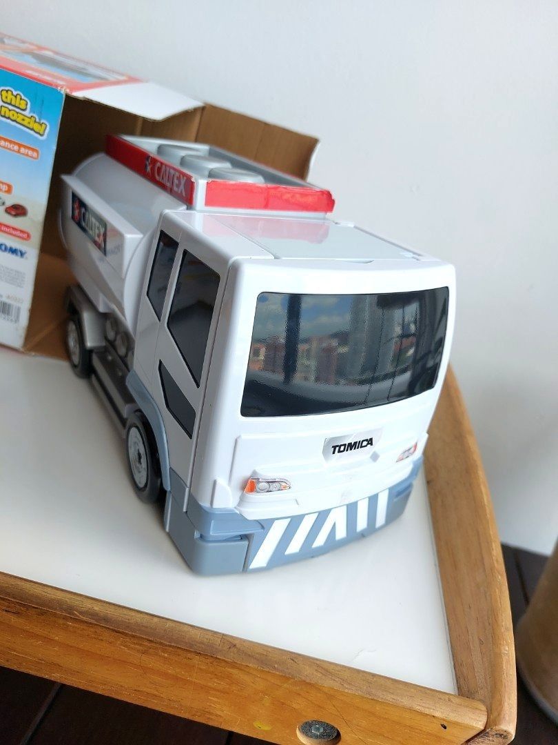 Tomica X Caltex Transforming Gas Station, Hobbies & Toys, Toys & Games ...