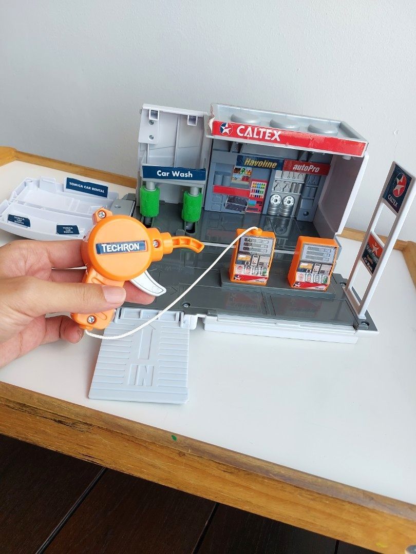 Tomica X Caltex Transforming Gas Station, Hobbies & Toys, Toys & Games ...