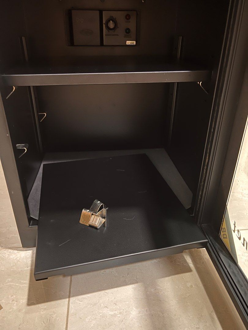 Digi dry box (metal shelving + stud ONLY ), Photography, Photography ...