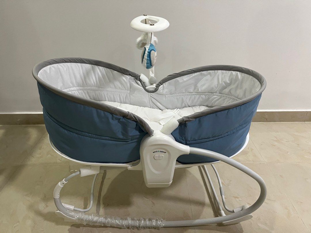 Electrical baby rocker, Babies & Kids, Baby Nursery & Kids Furniture ...