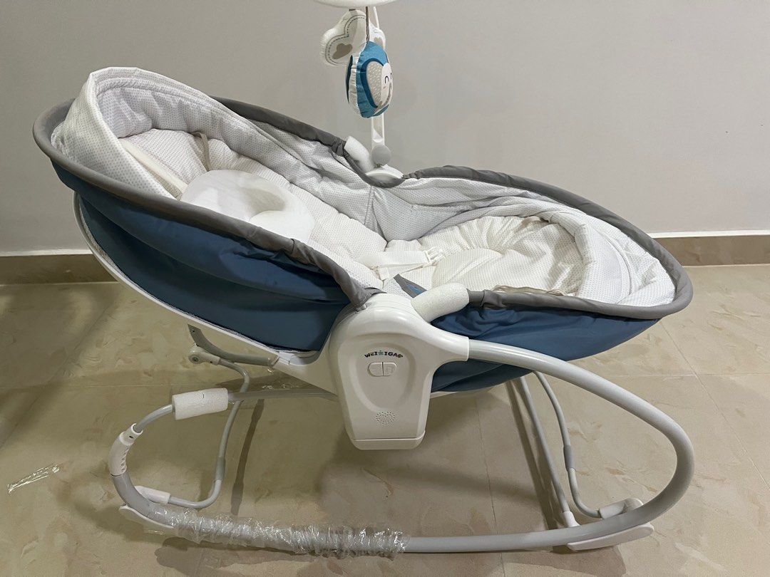 Electrical baby rocker, Babies & Kids, Baby Nursery & Kids Furniture ...