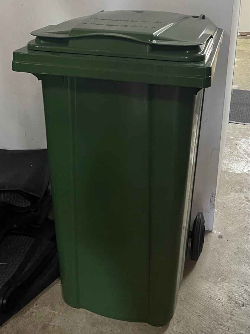 Green Dustbin, Furniture & Home Living, Cleaning & Homecare Supplies ...