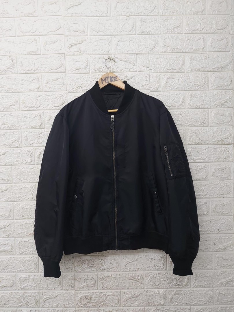 GU Bomber Jacket, Men's Fashion, Coats, Jackets and Outerwear on Carousell