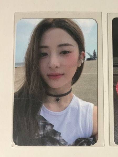 lesserafim yunjin pc, Hobbies & Toys, Memorabilia & Collectibles, K ...