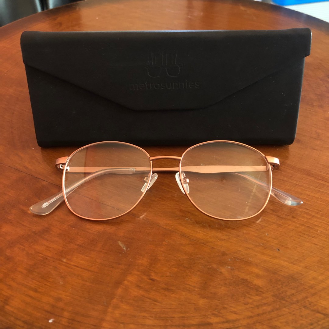 Metrosunnies replaceable lenses eyeglasses, Women's Fashion, Watches ...
