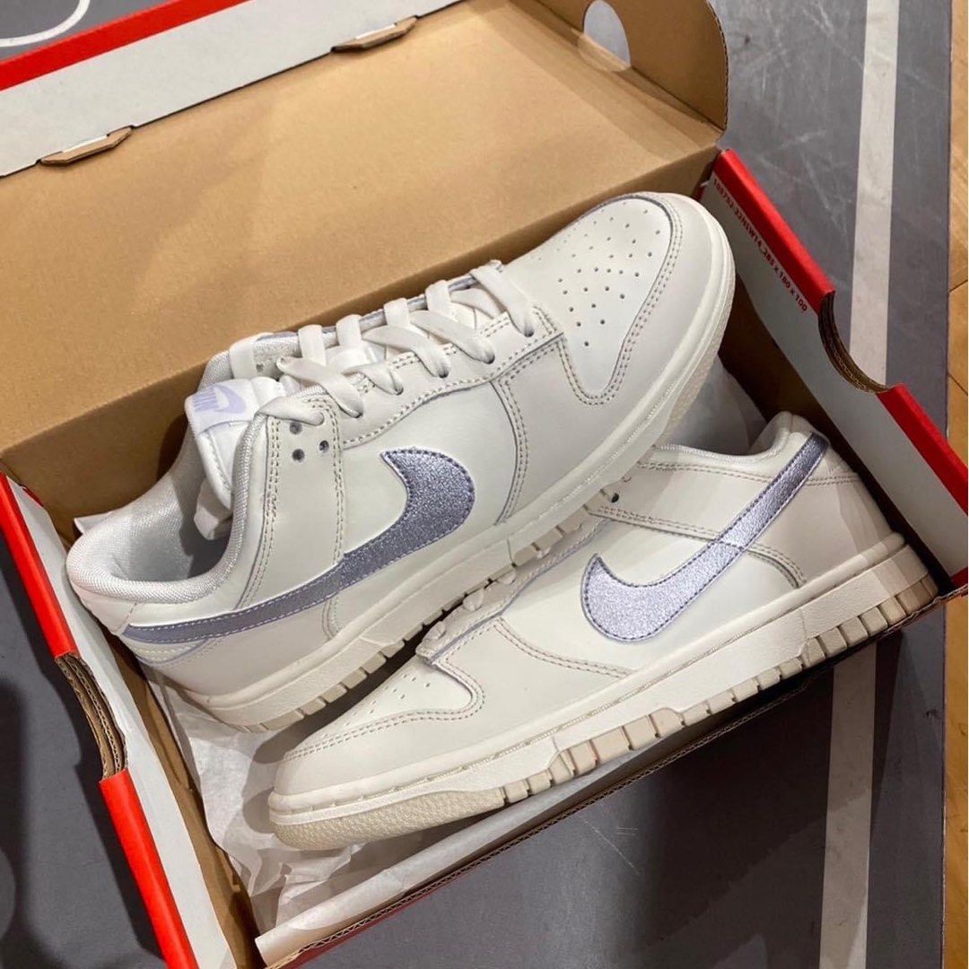 Nike dunks, Women's Fashion, Footwear, Sneakers on Carousell