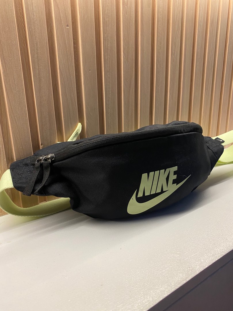 NIKE Sportswear Heritage Waist Pack | Hip Pack | Fanny Pack | Belt Bag ...