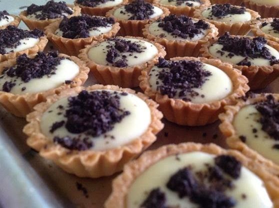Oreo Cheese Tarts, Food & Drinks, Homemade Bakes on Carousell