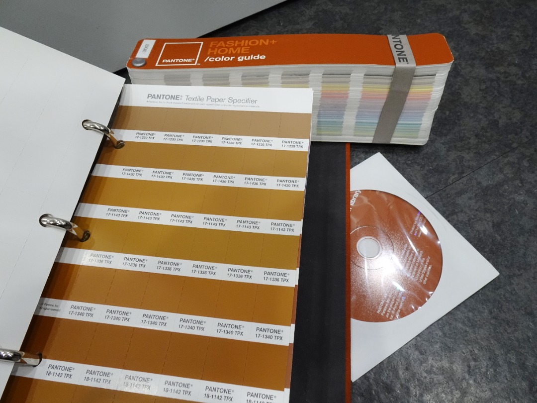 PANTONE Fashion+Home Color Specifier Pantone Color Guide & Guide Set ...