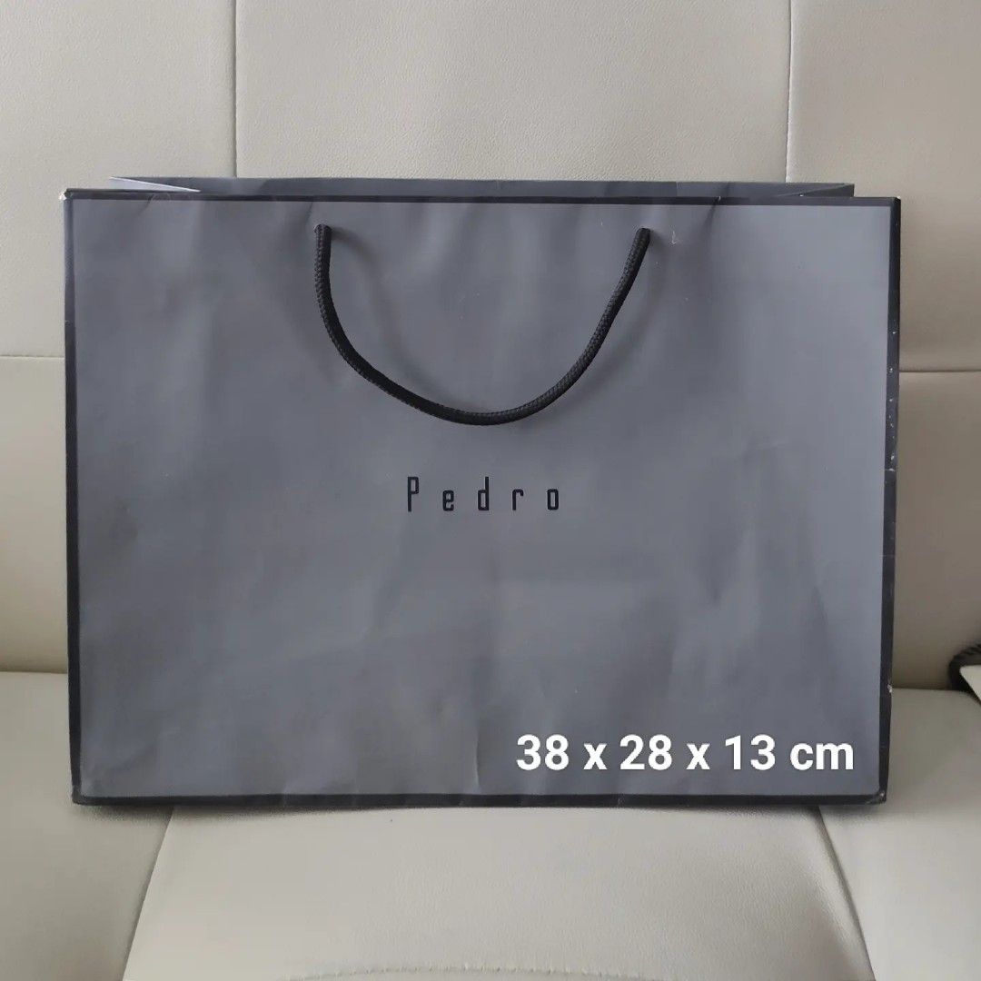 Paperbag pedro medium / paper bag pedro, Serba Serbi, Others di Carousell