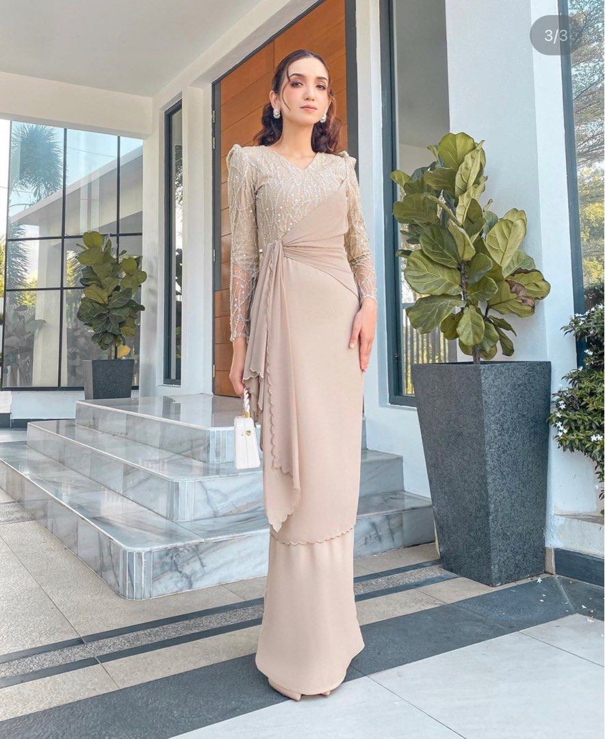 Qiszar Petra Premium, Women's Fashion, Muslimah Fashion, Baju Kurung ...