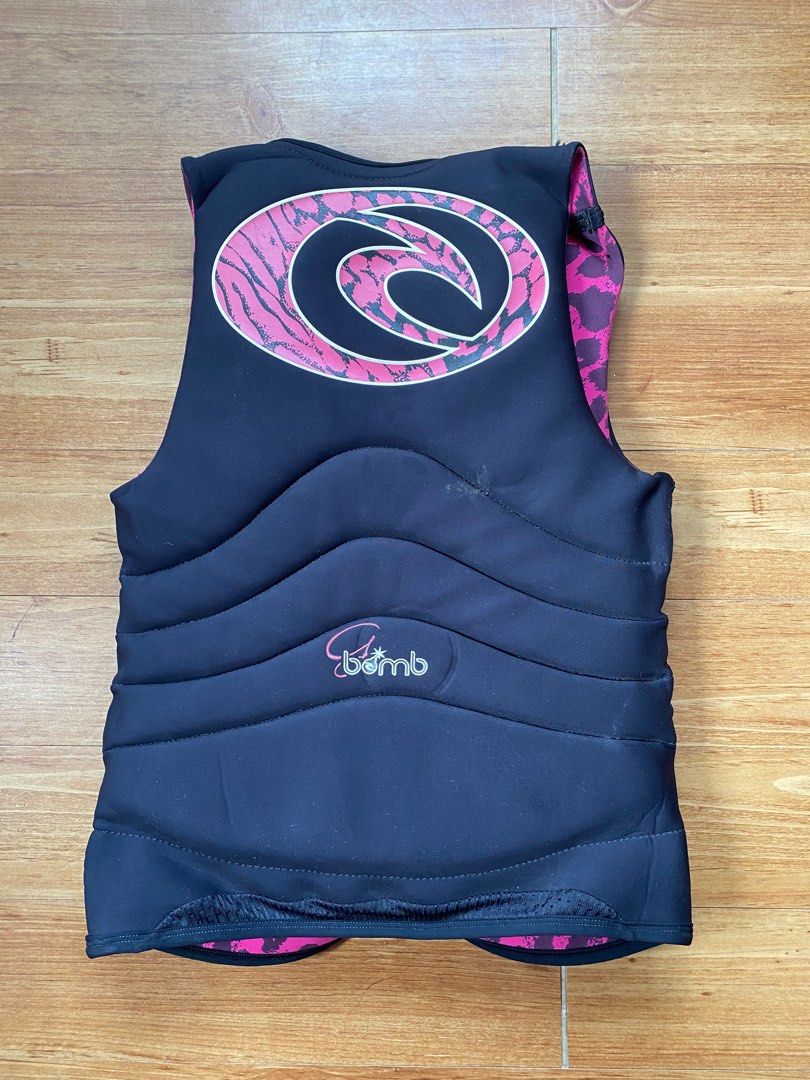 Ripcurl Buoyancy Vest wakeboarding boating island hopping jetski ...