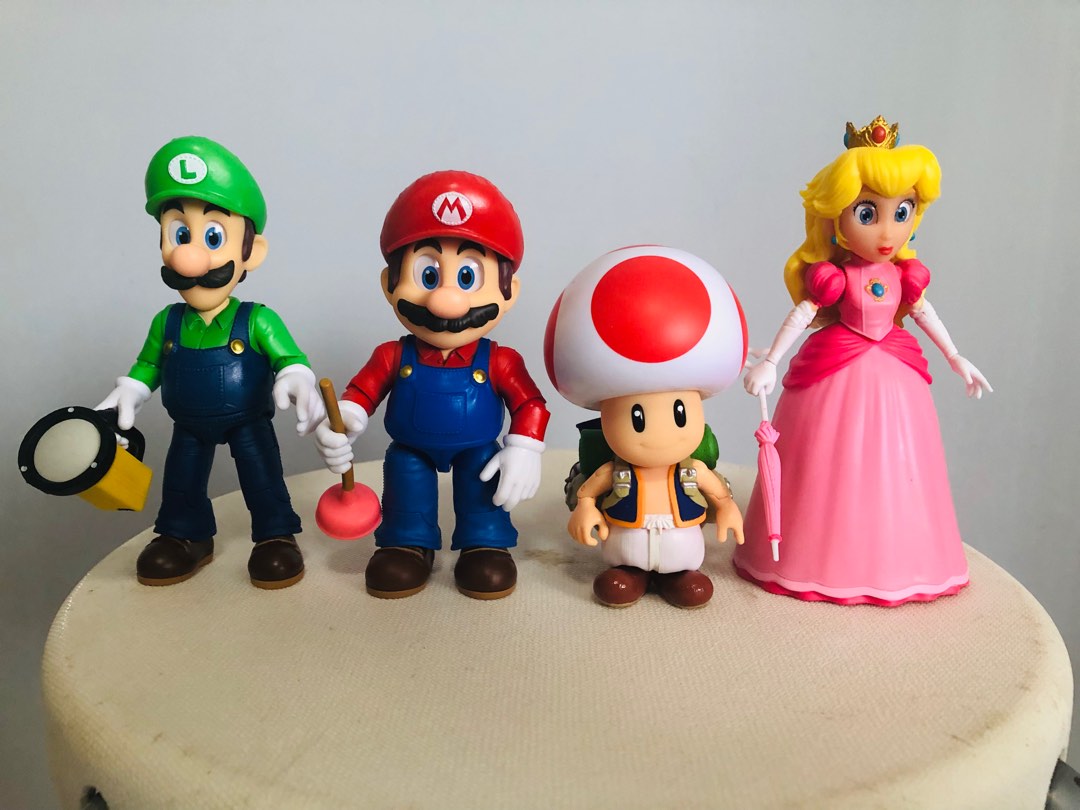 (SET) Super Mario Bros team of Mario Luigi Toad and Princess Peach ...
